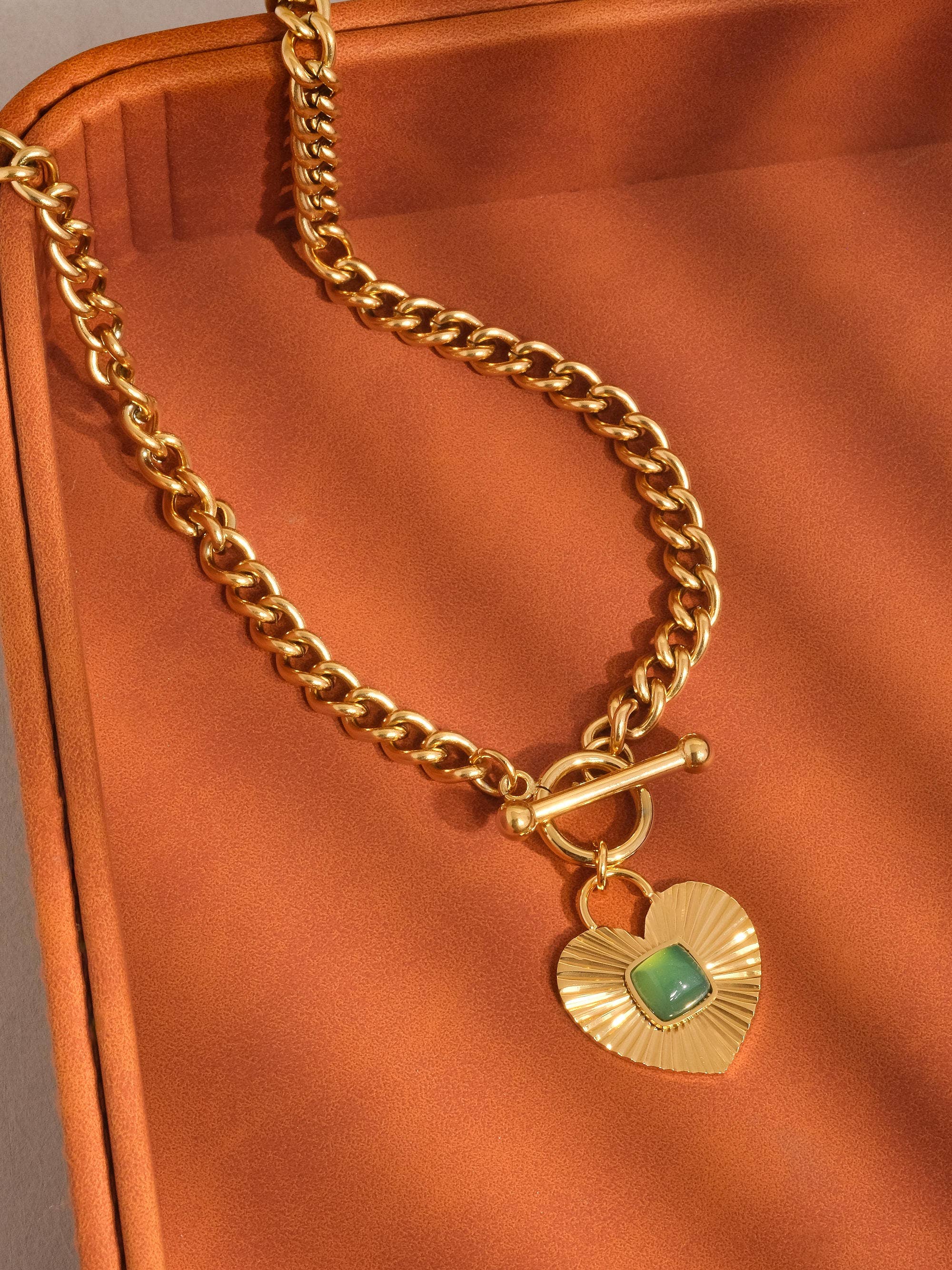Après 18K Gold Non-Tarnish Green Heart Chain Necklace – The Indigo Cottage